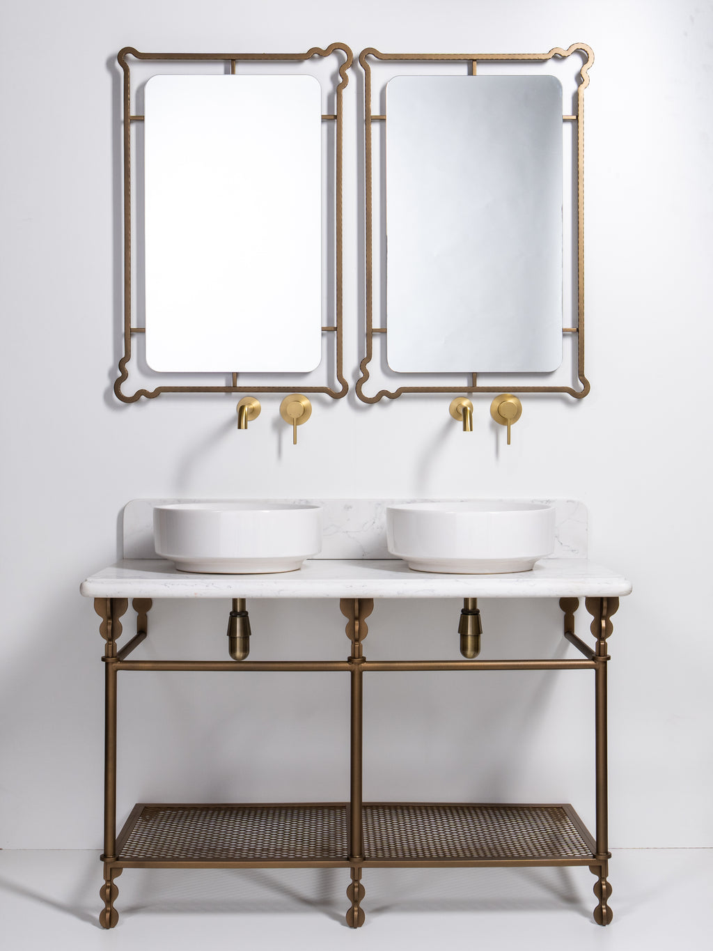 DOUBLE VICTORIA VANITY – Douglas and Douglas