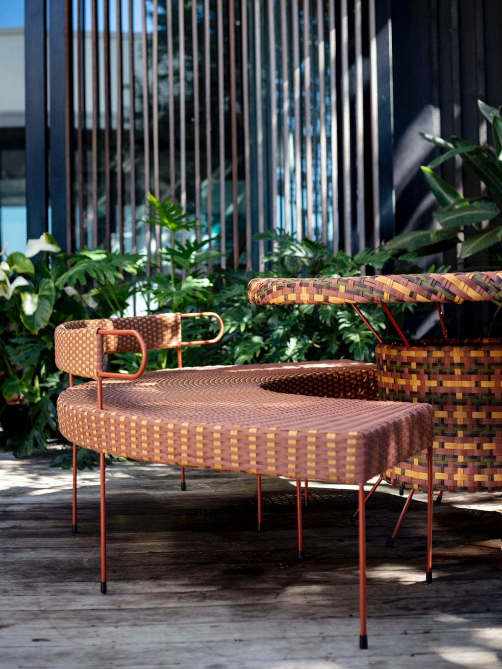 WOVEN CURVED BENCH – Douglas and Douglas